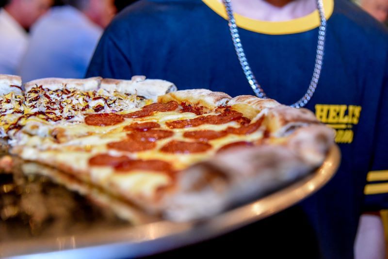 Hell’s Pizza llega a Salta, Neuquén y La Plata con sus pizzas New York ...
